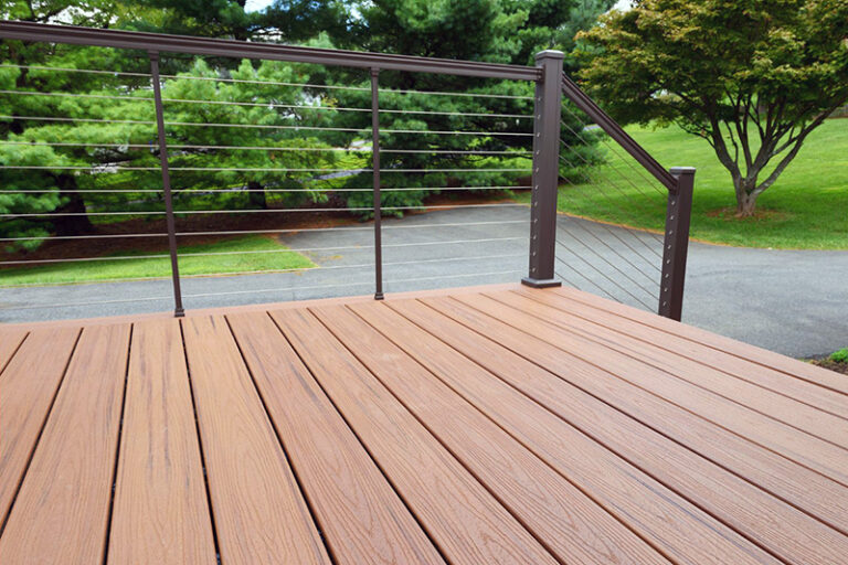 How to Choose the Best Deck Railing (2024 Guide)